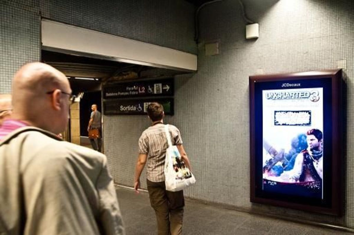 JCDecaux apuesta fuerte por el Digital Signage en el Metro de Barcelona ...